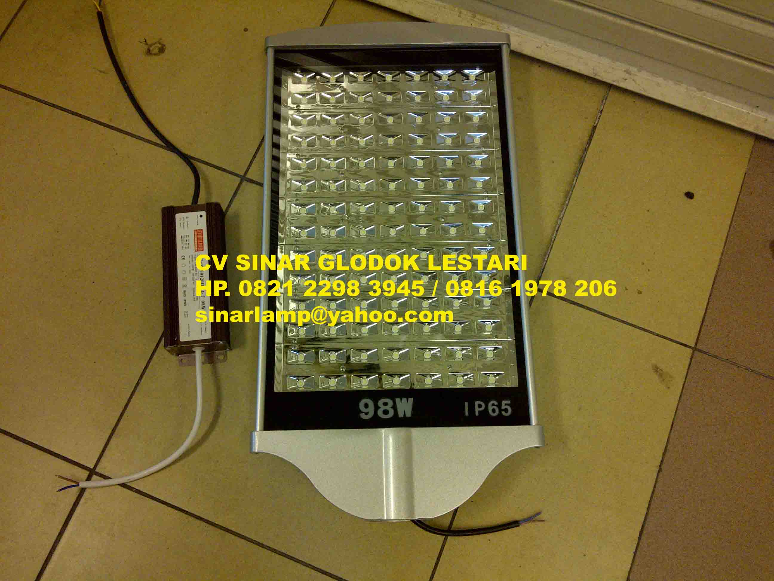 Lampu Jalan LED : Lampu Jalan LED 98 Watt Kotak Multi LED